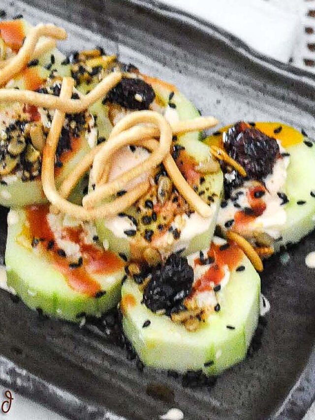 Japanese Cucumber Salad {Sunomono} | Lizzy Loves Food