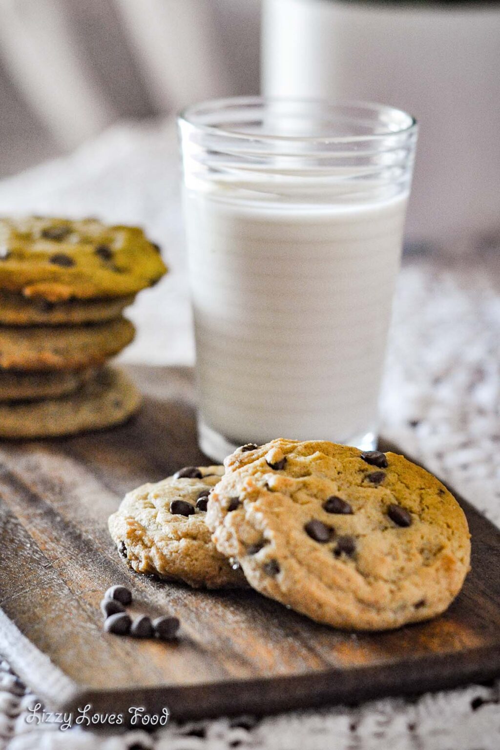 Mini Chocolate Chip Cookies: American Classic | Lizzy Loves Food
